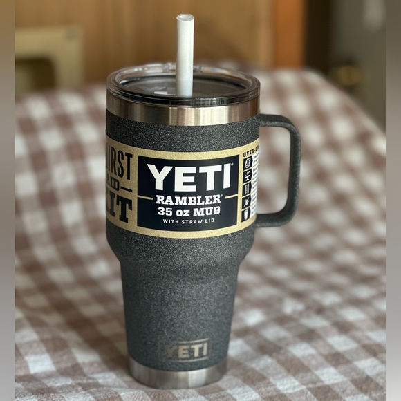Yeti | Kitchen | Limited Run Yeti Blackstone 35 Oz Rambler With Straw ...